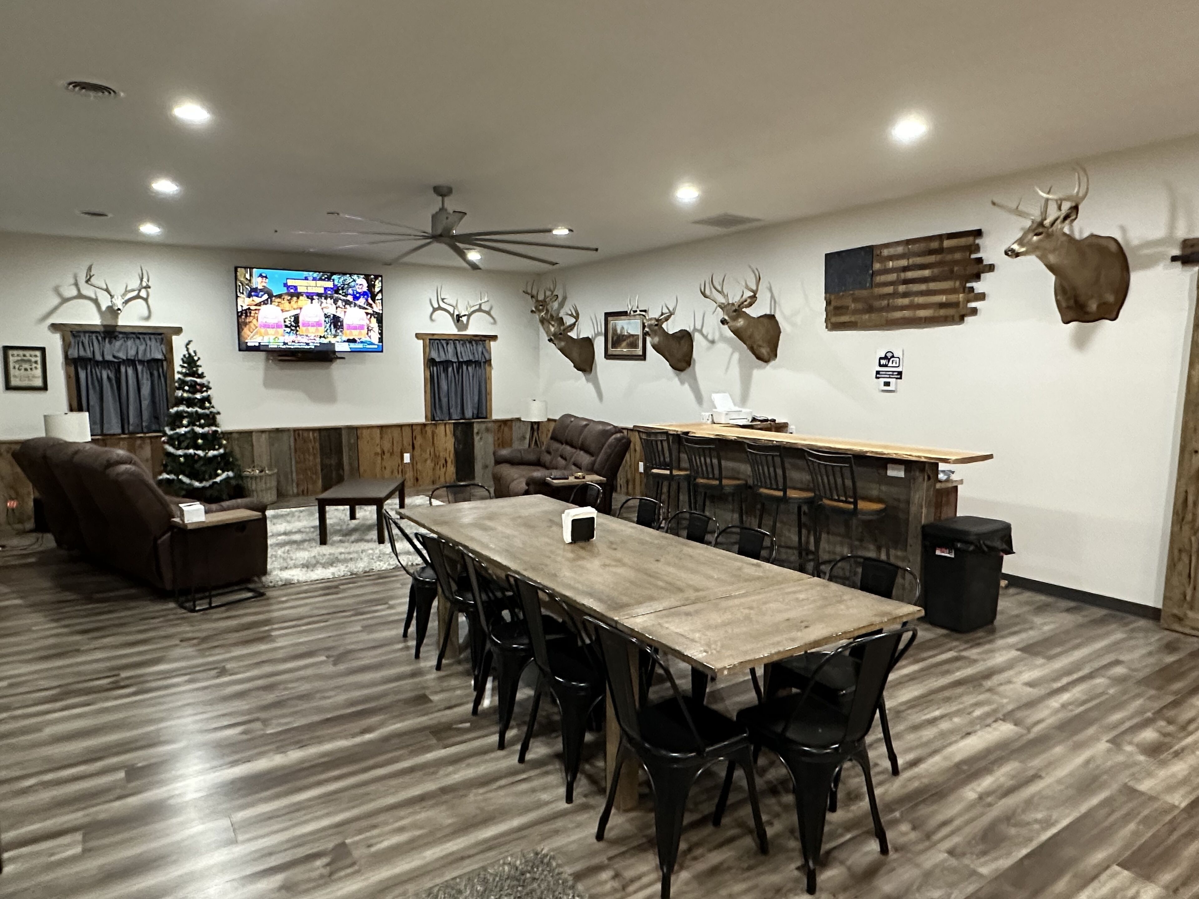 Spacious 8 Bedroom Lodge - Kansas