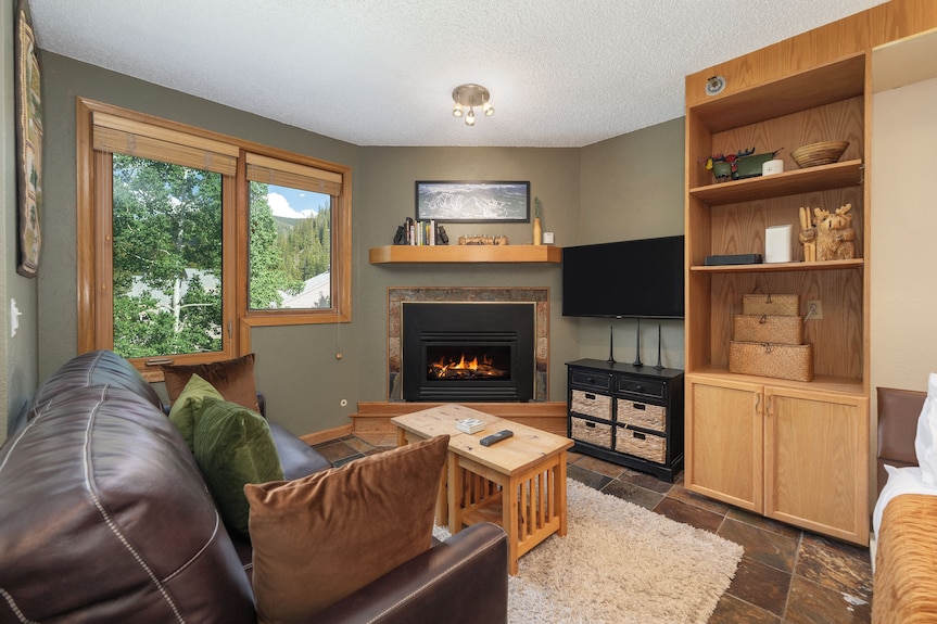 Bike, Hot Tub Soak, And Poolside Fun In Winterpark - Winter Park, CO