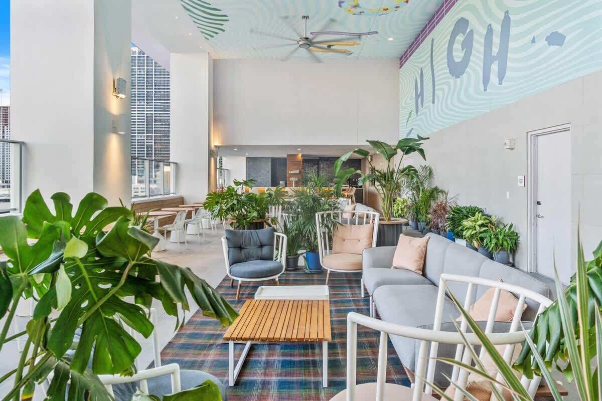 Pool, Views 1br Downtown Condo Near Bayfront Park - Miami, FL