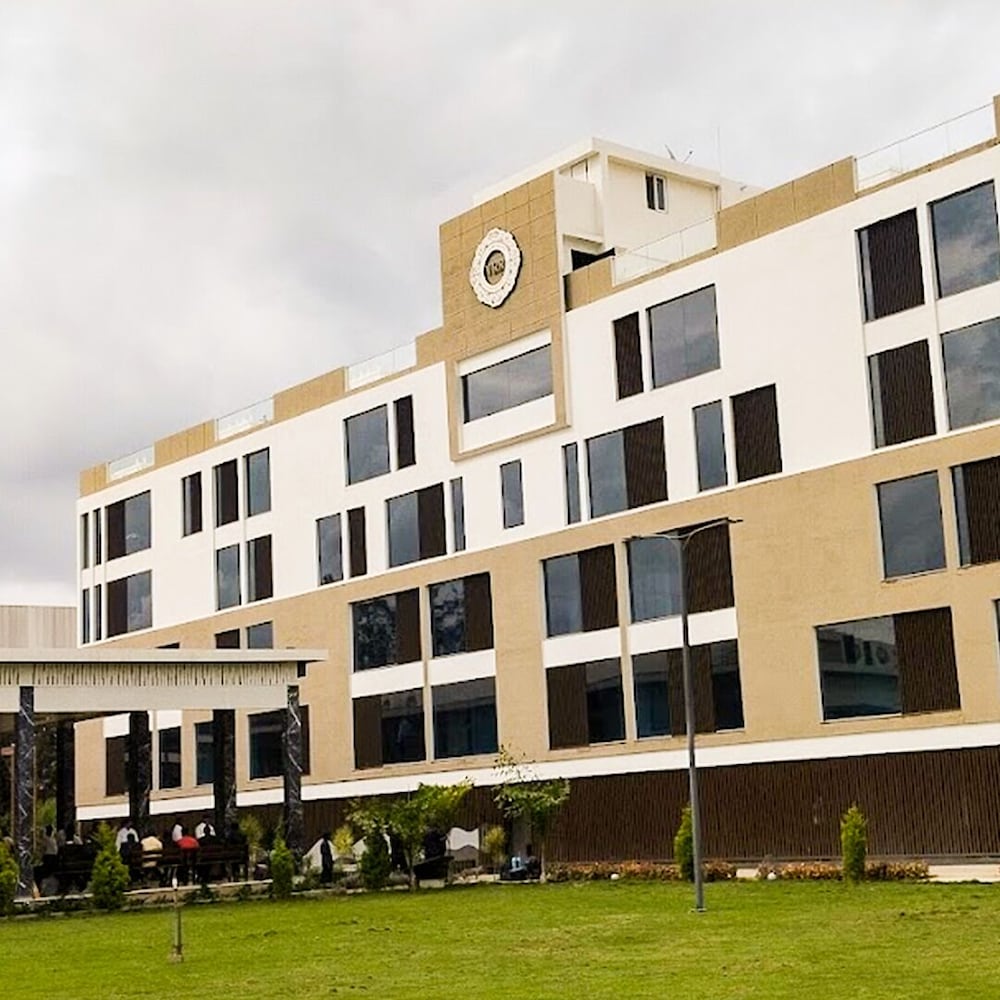 Vrr Hotel's And Convention Centre - Bangalore