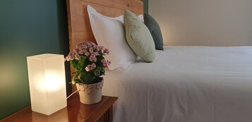 Quarto Duplo Romântico | Roupa de alta qualidade, Wi-fi grátis, roupa de cama fornecida 