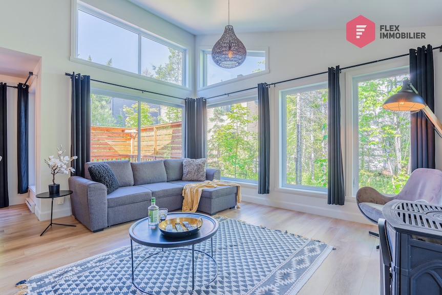 Le Grand Pic De Portneuf | 65" Tv, Sonos, Spa, Pool, Fireplace, Billiards - Quebec