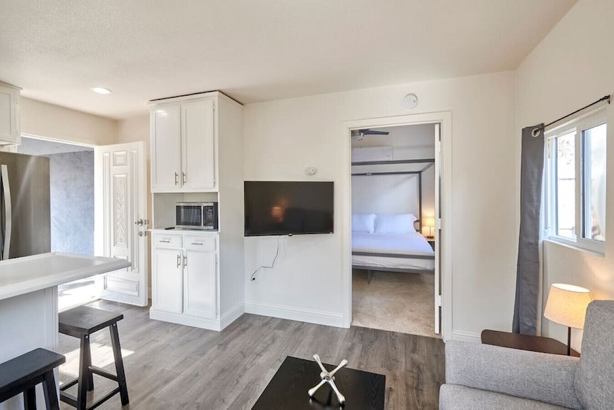 Bright & New Back House King Tower District - アメリカ フレズノ, CA