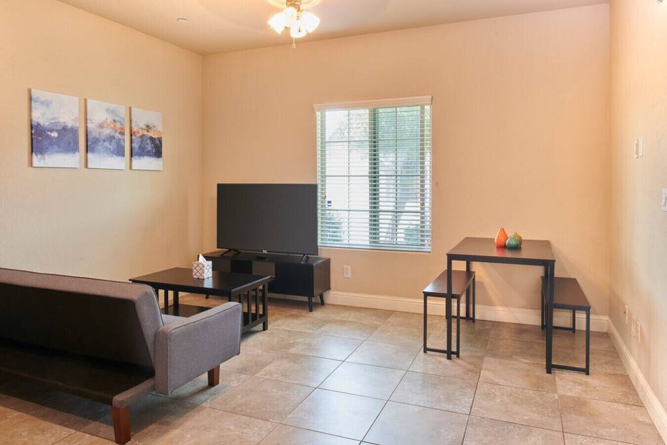 Sparkling & New King I Close To Necessities - Fresno, CA