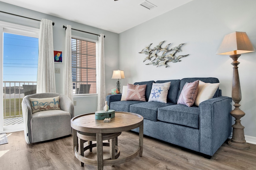 3br @ Grand Beach Resort Sleeps 8 Balcony, Pool Walk To Beach & The Hangout - Florida