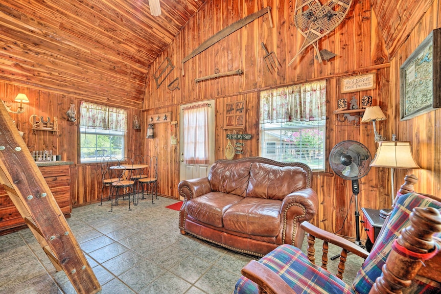 Hand-built 'Black Fork Cabin 2' W/ Fire Pit! - Clayton Lake State Park, Clayton