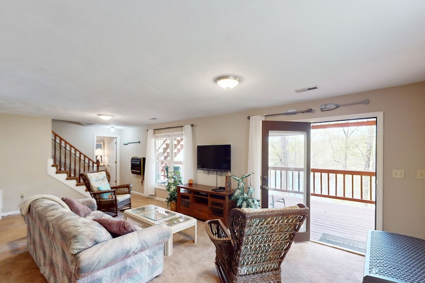 1 Special Place - Waterfront Home With Private Dock, Lake Views, & Washer/dryer - Smith Mountain Lake, VA