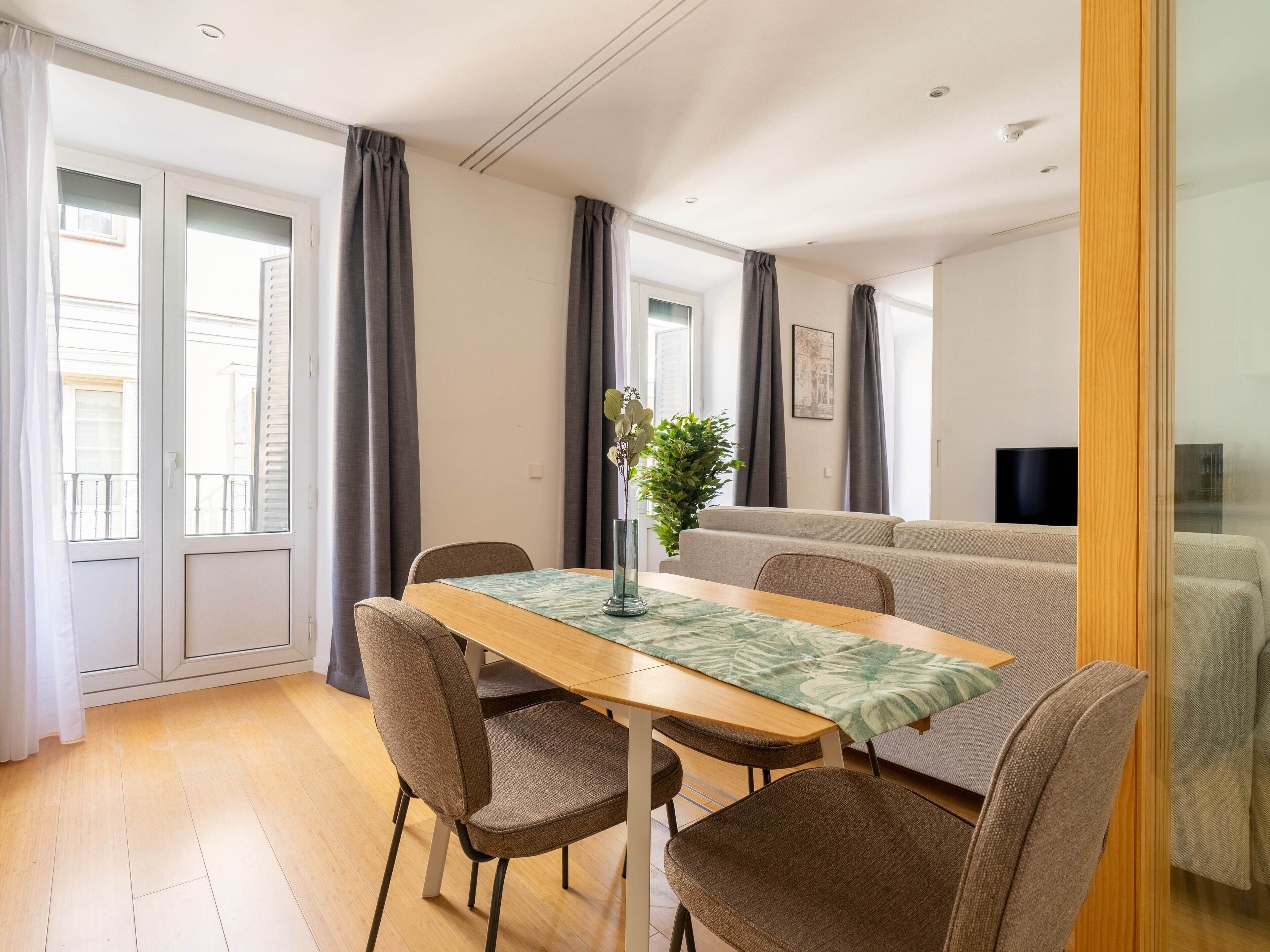 Two-Bedroom Apartment | Com decoração personalizada, com mobília individualizada, Wi-fi grátis 