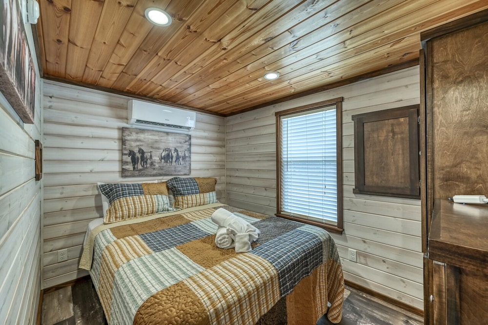 Resort At Fredericksburg Unit 11 - Fredericksburg, TX