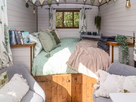 1 quarto, individualmente decorados, individualmente mobiliados