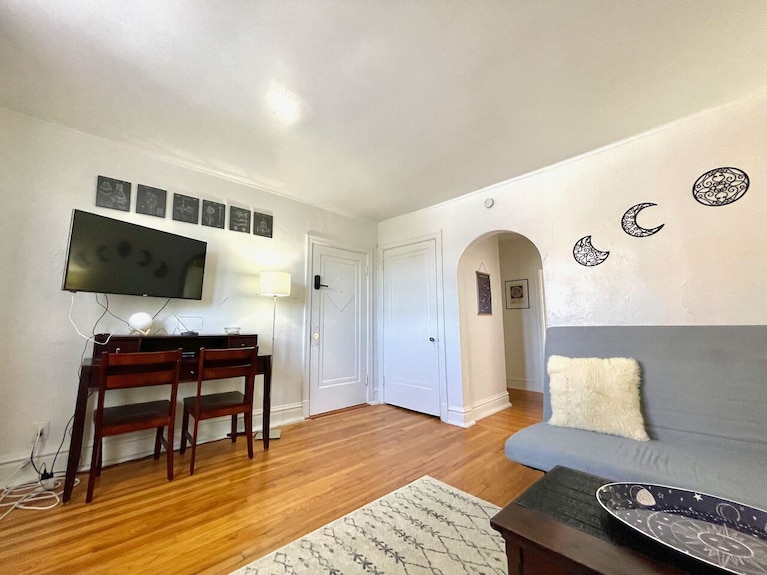 Lovely Unit In Stl Central! - Kirkwood, MO