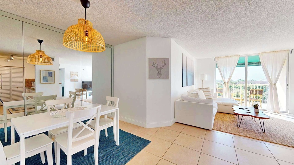Elegant Stay Near Ocean Drive - Aventura, FL