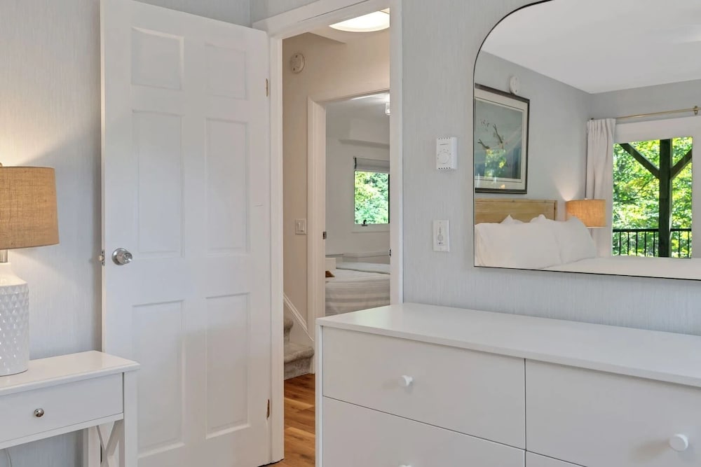 Walk To Ski Hill, Mountain Chalet | Kingswood 5f - Woodstock, VT
