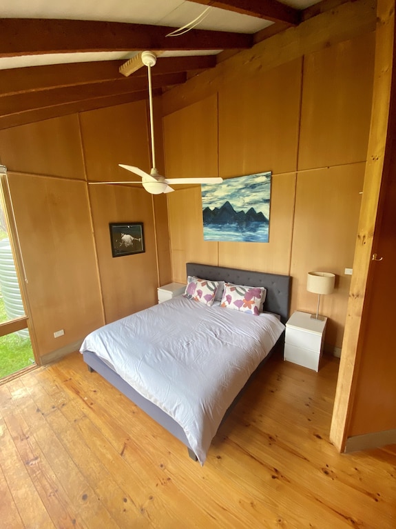 Charming Off-grid Cabin With Room To Explore - Gippsland