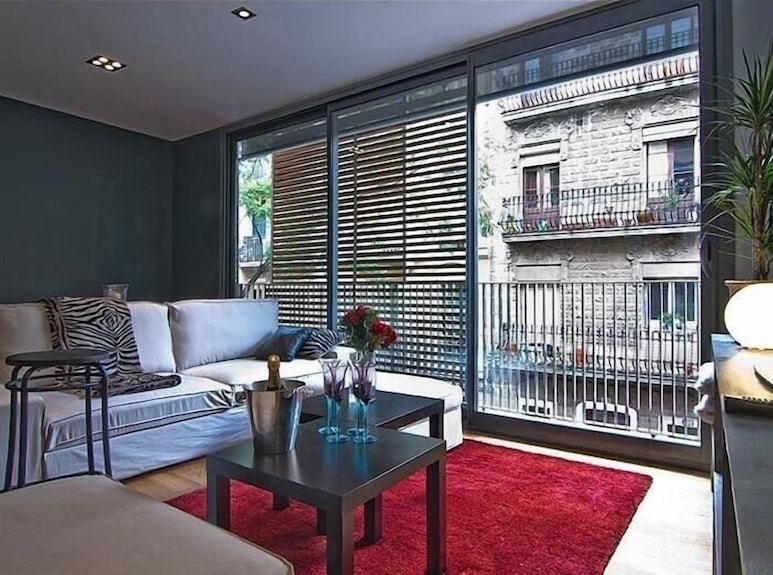 My Space Barcelona Apart. In A Building With A Shared Swimming Pool In Gracia - Barcelona