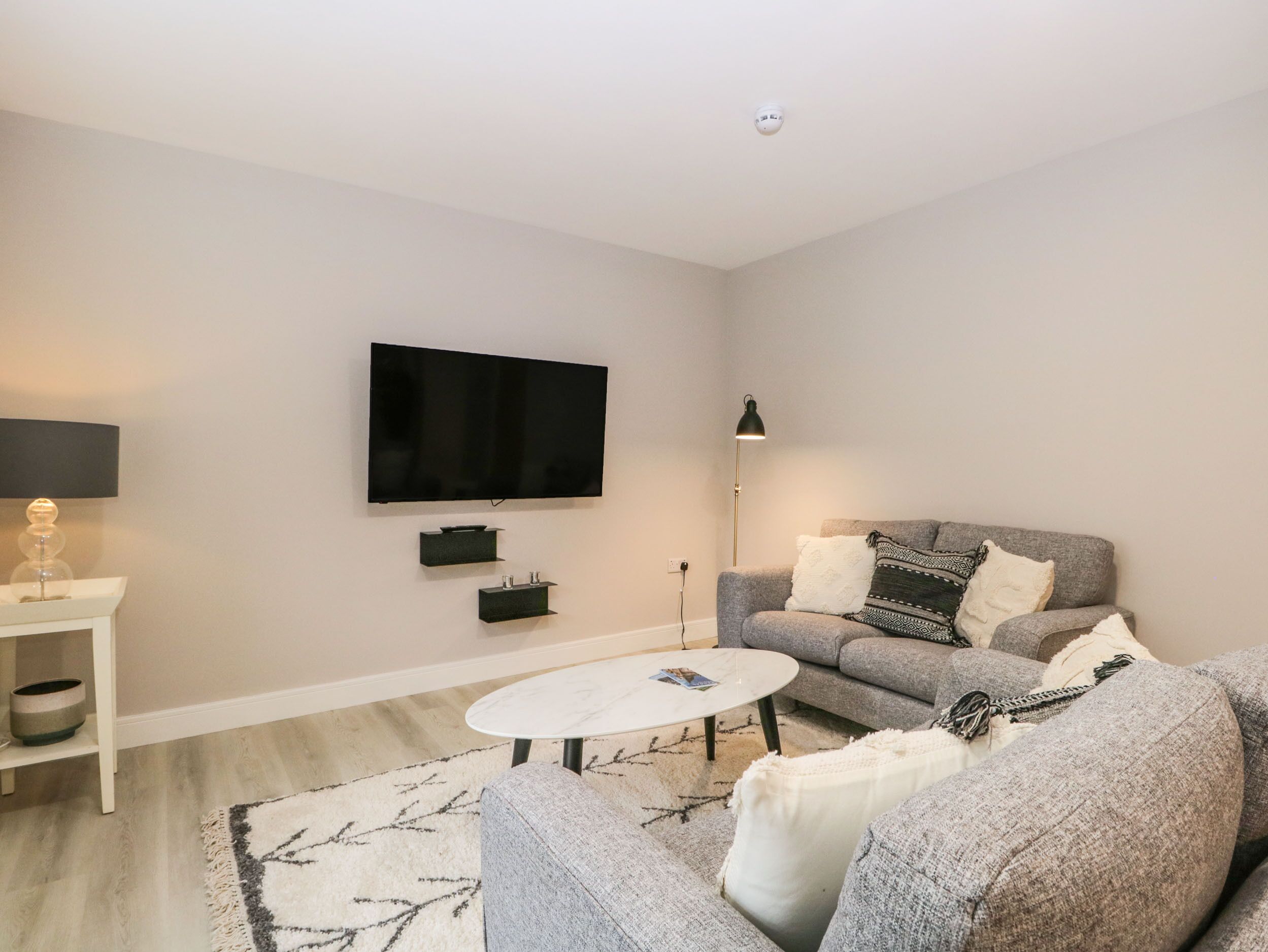 Coniston, Pet Friendly, Character Holiday Cottage In Kendal - Lancashire