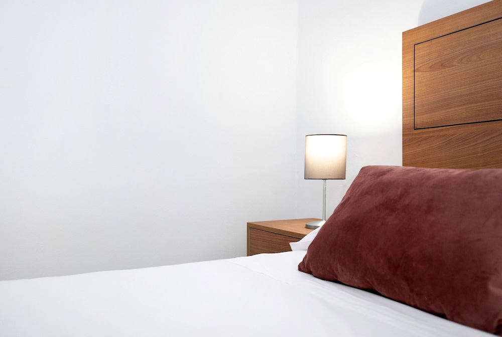 Pet-friendly Holiday Home "Villa Montenmedio 2" With Mountain View & Pool - Benalup-Casas Viejas