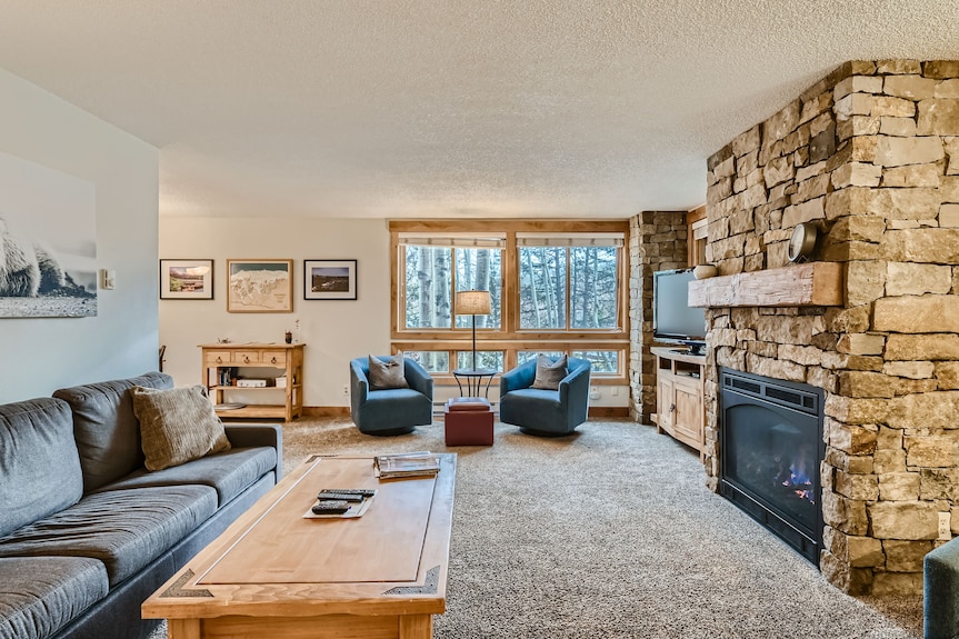 Free Skycard Activities-outdoor Pool/hot Tub, By Main Street, Ski-in-ski Hill 40 - Breckenridge, CO