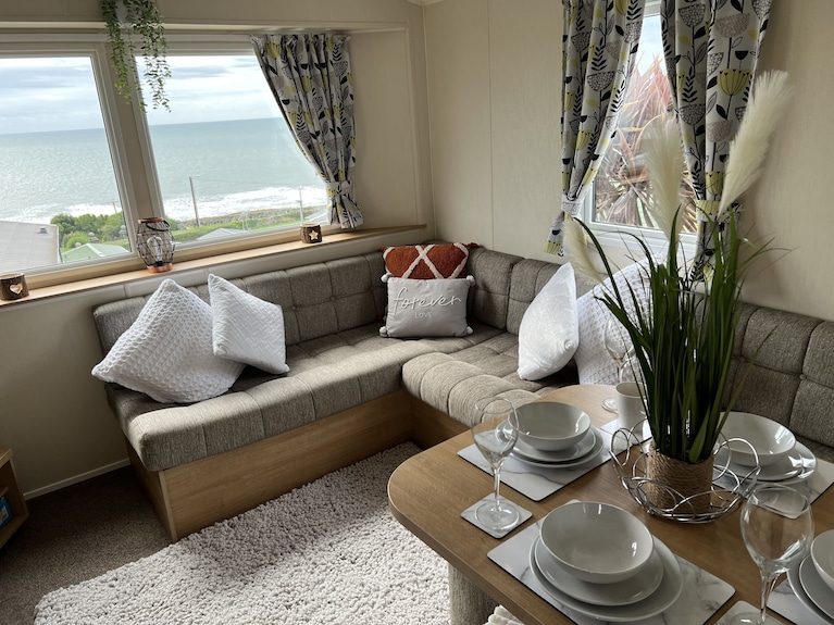 Barmouth Pet-friendly 2-bed Caravan With Sea View - Snowdonia National Park