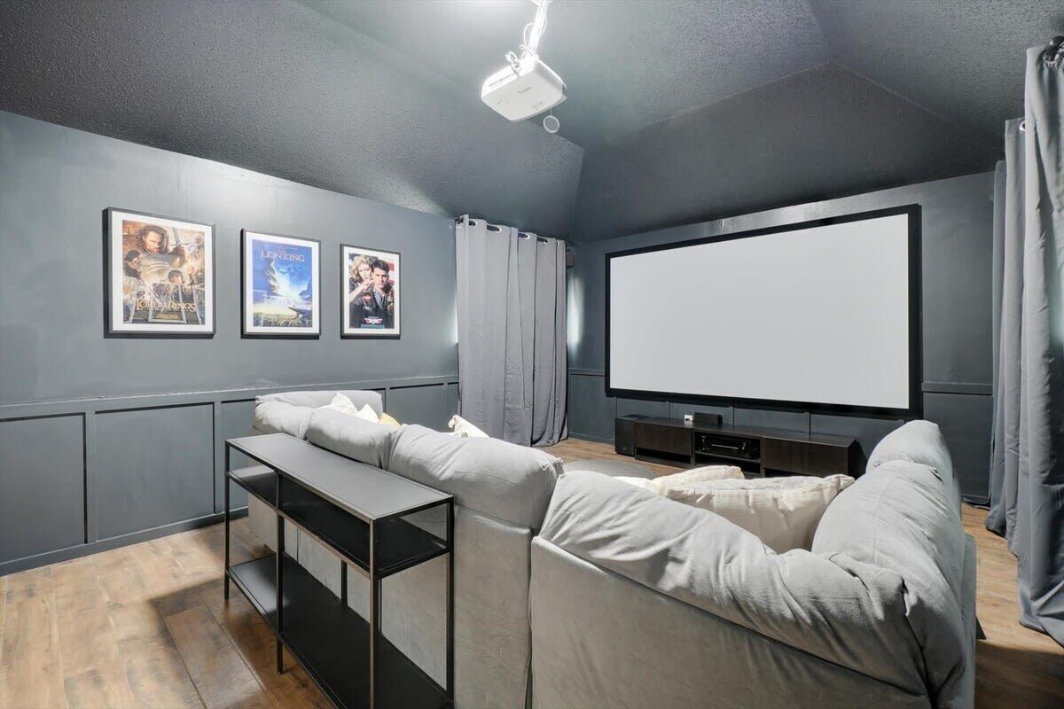 Tropical Pool Oasis - 5 Br, Foosbal, Cinema - Corinth, TX