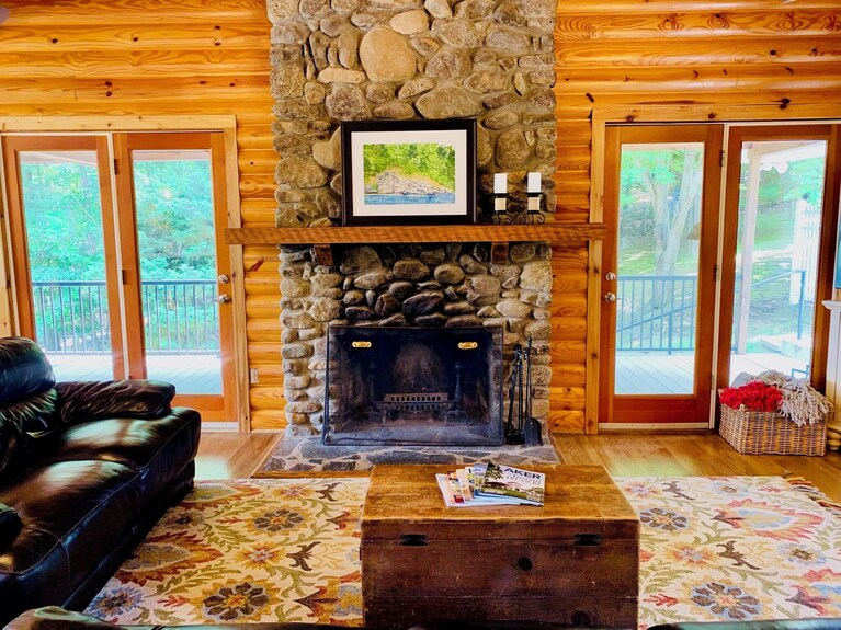 Modern Lakeside Cabin. Deep Water! Pet Friendly! - Smith Mountain Lake, VA