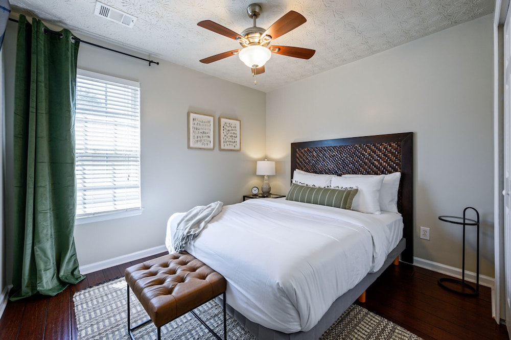 Stay In This Chic Townhome Near Olde Rope Mill - Canton, GA