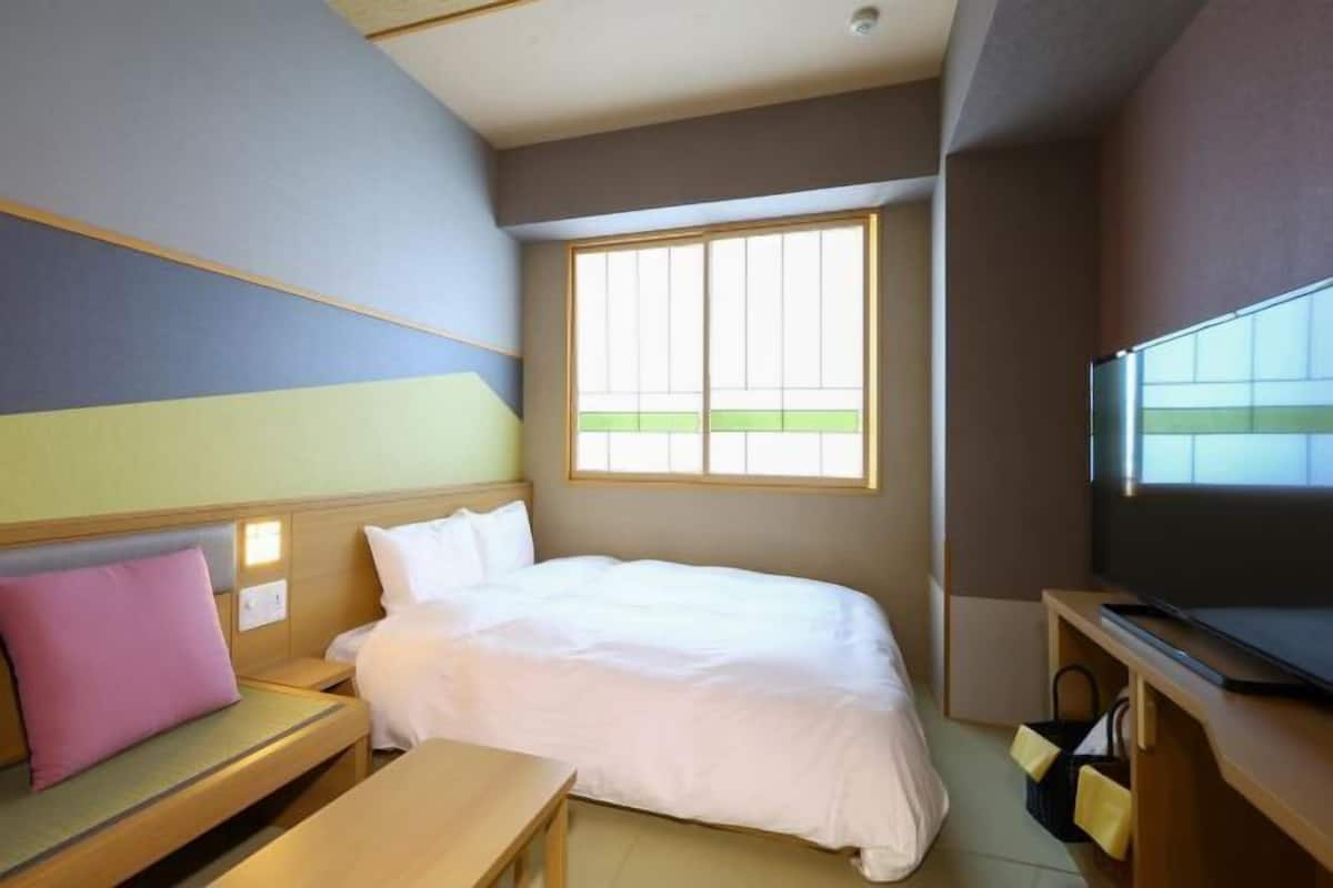 Edredons de pluma, ferros/tábuas de passar roupa, Wi-Fi de cortesia