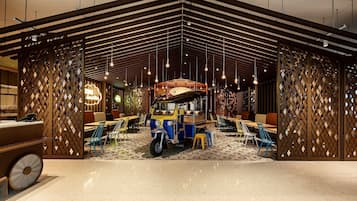 5 restaurantes, pequenos-almoços servidos, cozinha de fusão