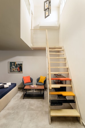 Apartamento Standard | Sala de estar | Televisor de 32 polegadas com canais por cabo 