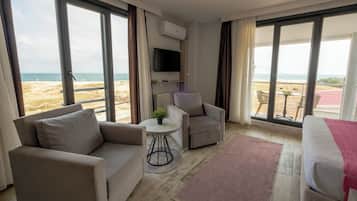 Deluxe Room with Balcony Sea View | Lençóis de algodão egípcio, roupa de alta qualidade, minibar