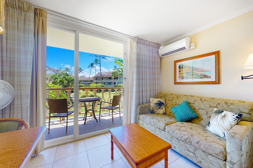 Resort Beach Condo - Ocean-view Lanai, Fast Wifi - Steps To Pool & Hot Tub - Kapaa Beach, HI
