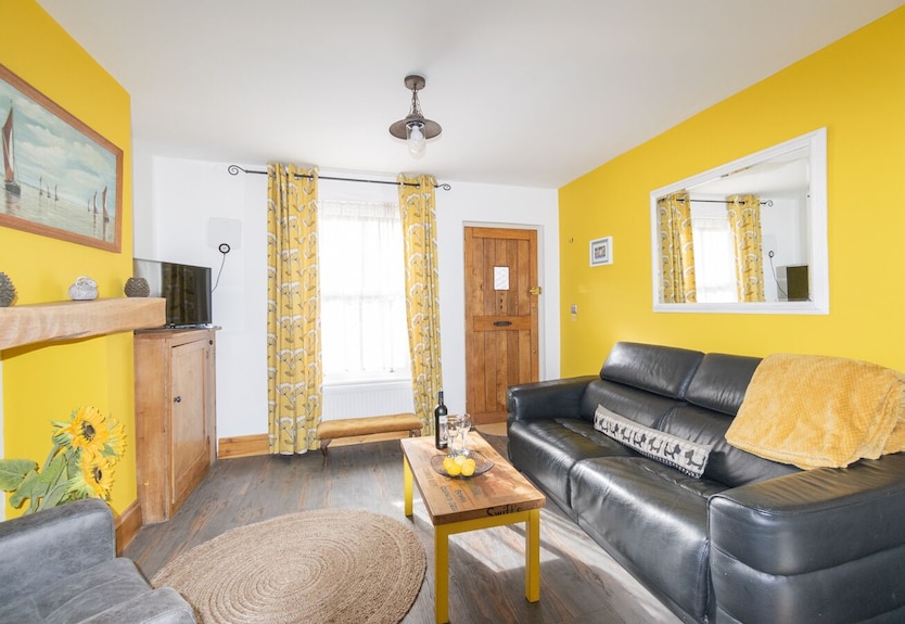 Pet Friendly 2 Bed House Titchfield Village Centre - Isle of Wight