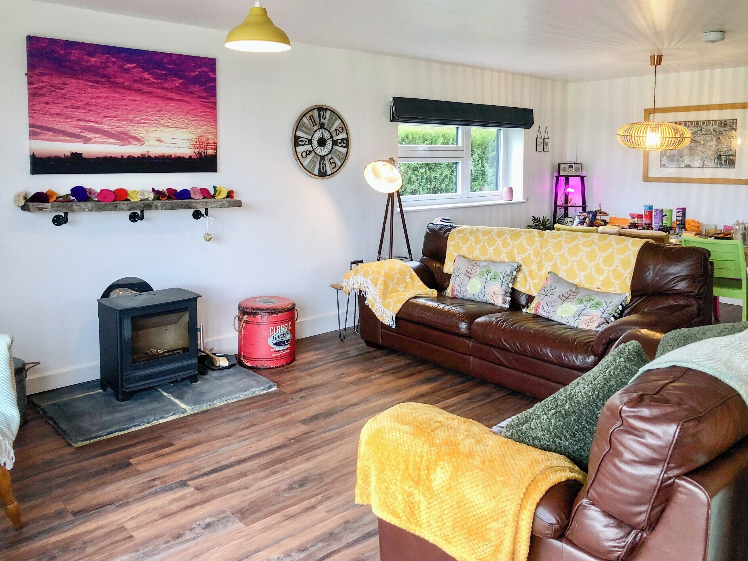 2 Bedroom Accommodation In Hadlow, Near Tonbridge - East Sussex