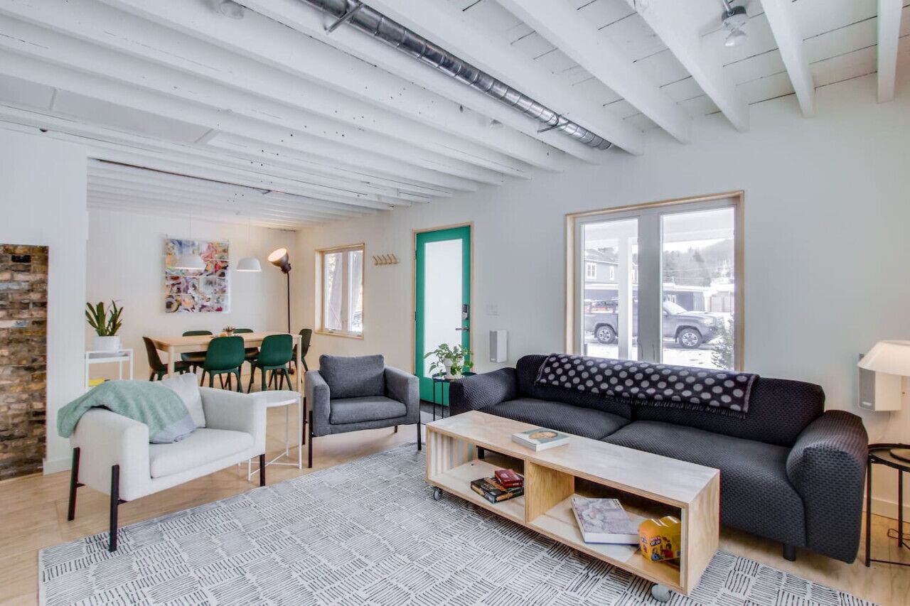 Airy Fake Rock Guesthouse In Leelanau County - Glen Arbor, MI