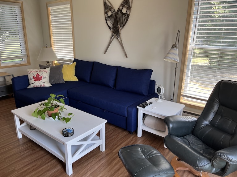 Lake Manitoba Sugar Point 4 Season Cozy Getaway - Manitoba