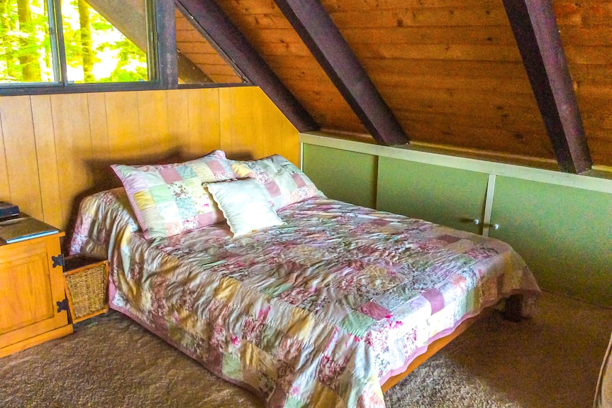 Chalet-style Lakefront Home With Private Dock, Beach, Kayak, Canoe & Epic View - New Hampshire (State)