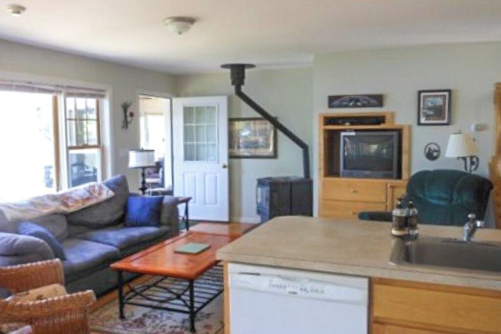 Lakefront House With Beautiful & Scenic Lake Views, Private Dock And Kayaks - Laconia, NH