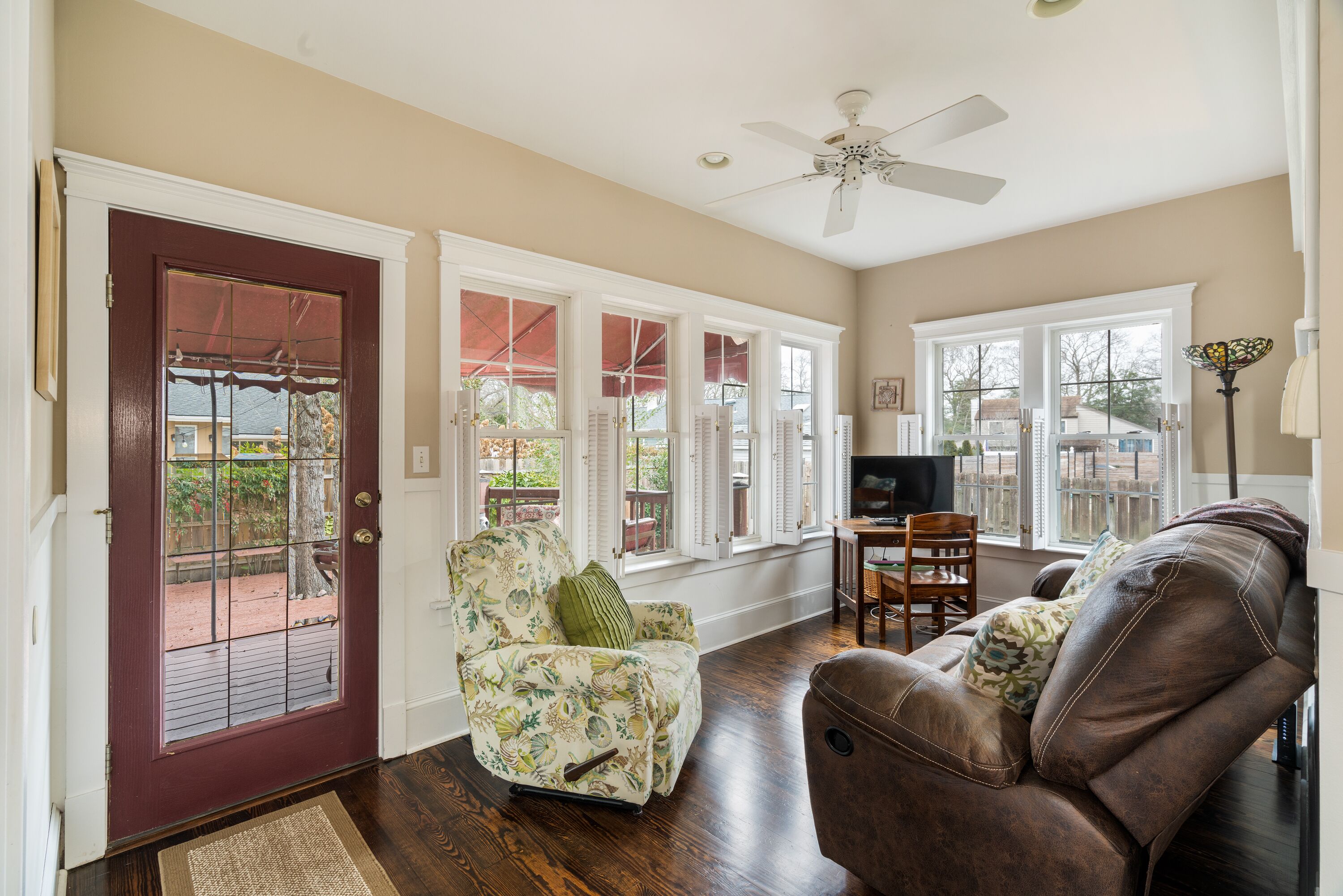 Escape To Paradise - 4 Br/ Loft 2.5ba,one Block To The Bay With A Private Pool - Cape May, NJ