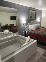 Suite-Estúdio Standard | Secretária, Wi-fi grátis, roupa de cama fornecida 