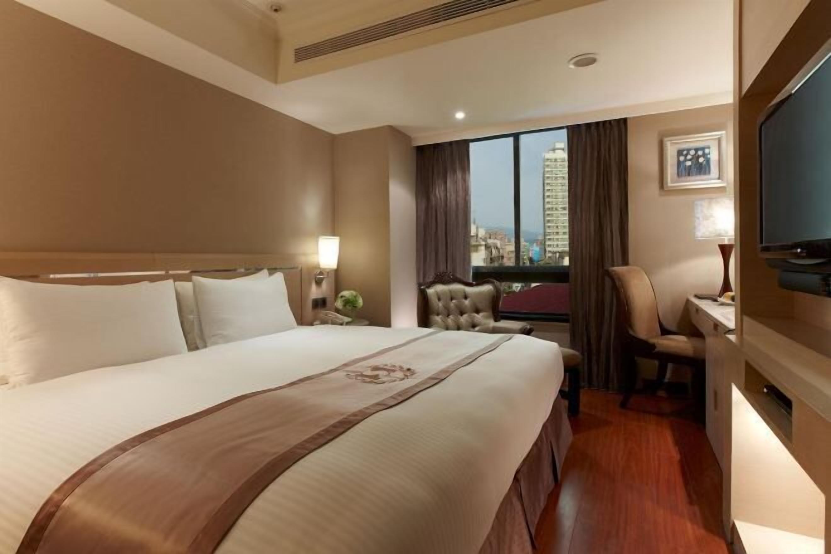 Escrivaninha, quartos à prova de som, Wi-Fi de cortesia