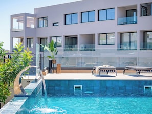 Apartamento, 1 quarto, varanda, vista para a piscina | Piscina | Piscina exterior 