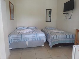 Quarto Triplo Básico | Wi-fi grátis