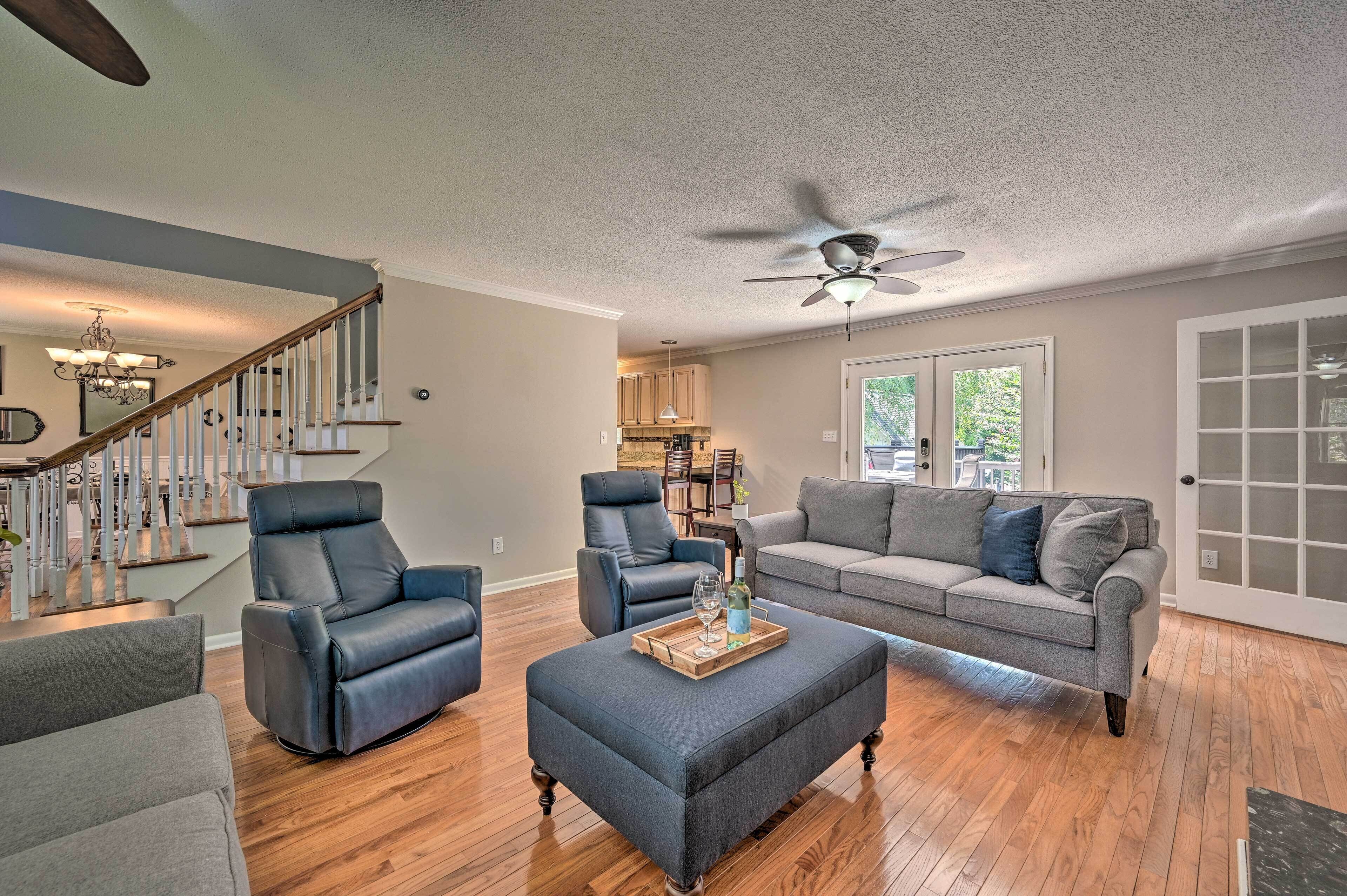 2 Mi To Clemson: Central Villa W/ Deck, Near Lakes - Clemson, SC