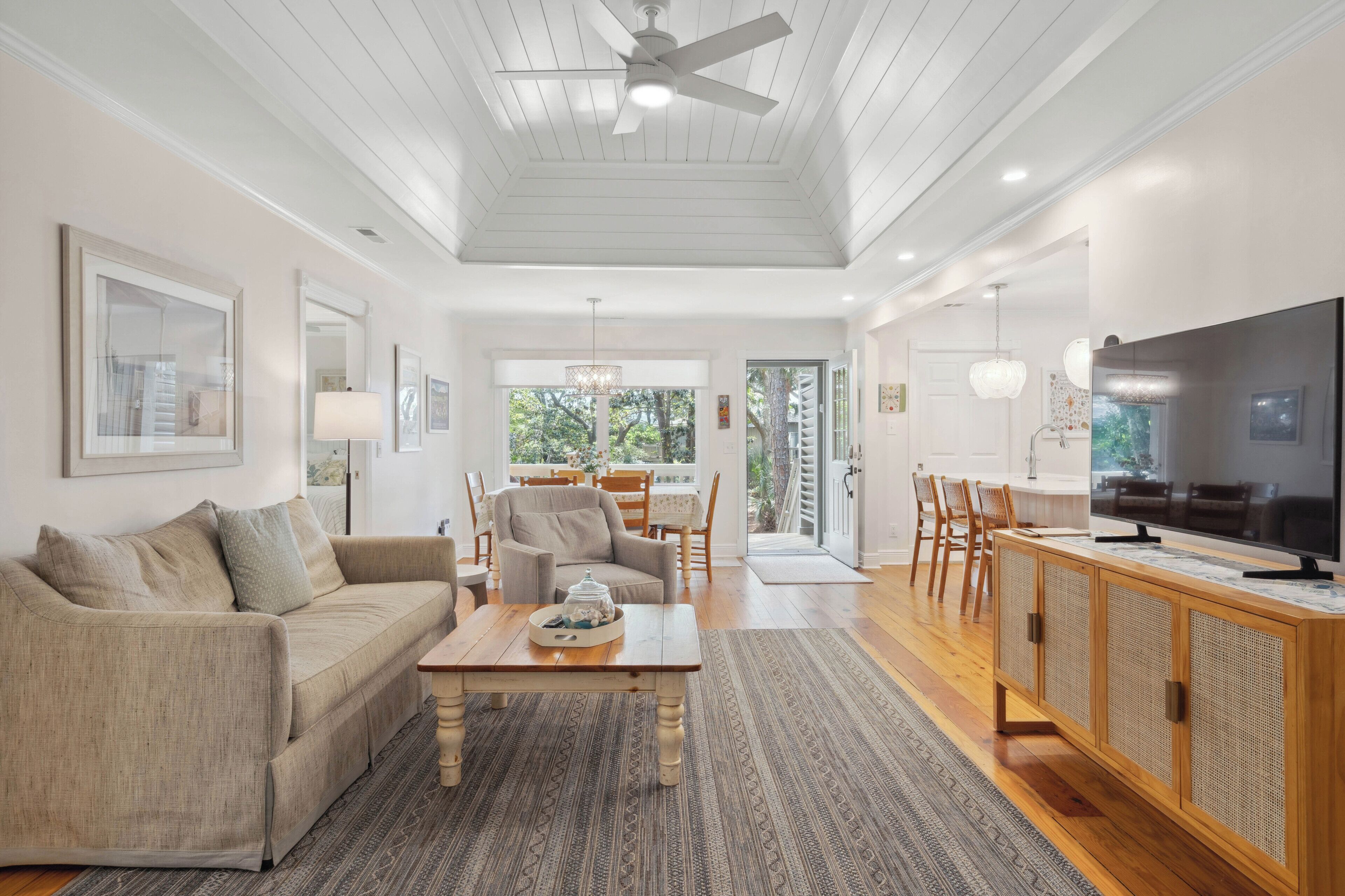 1016 Sparrow Pond: Rare 4br Cottage, Community Pool Access And 3 Min From Beach - Kiawah Island, SC