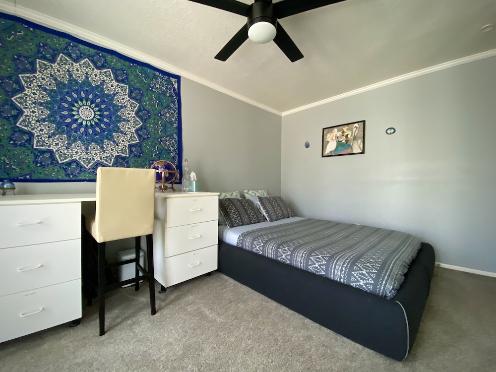 Retreat Style Private Pool Home In Mission Viejo - Rancho Santa Margarita, CA
