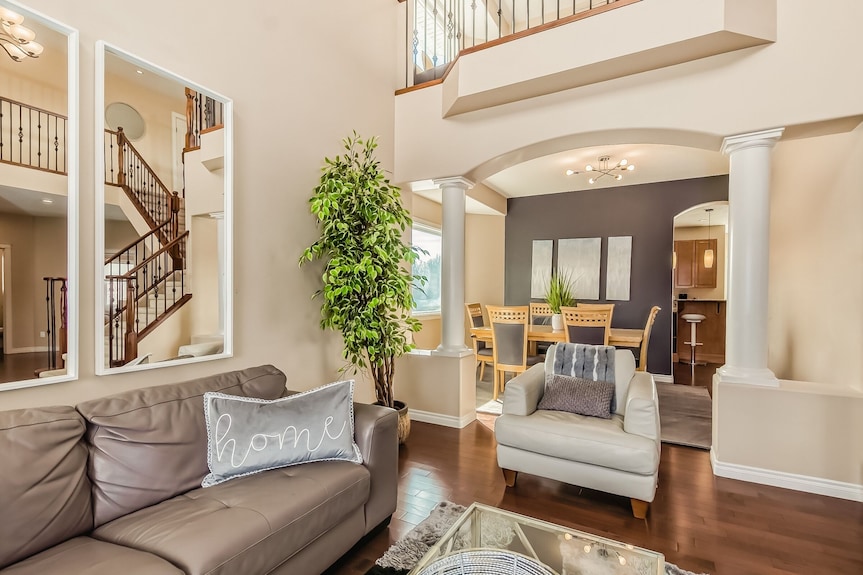 Million Dollar Golf Course Home/henday/whitemud/acheson/garage-winter Sale On! - Alberta