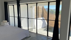 Condo exclusivo | Wi-Fi de cortesia, roupa de cama