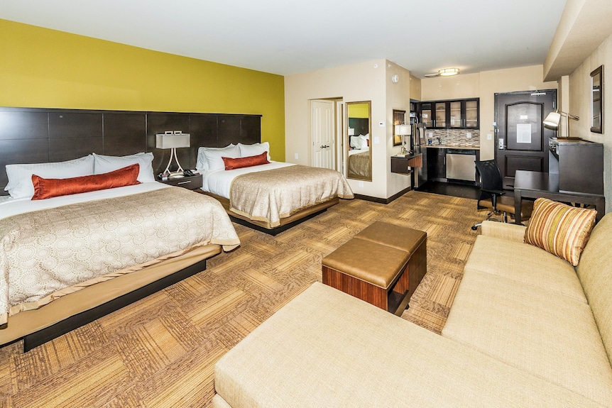 Studio | Free Breakfast + Shared Outdoor Pool! - Fort Loudoun Lake, TN