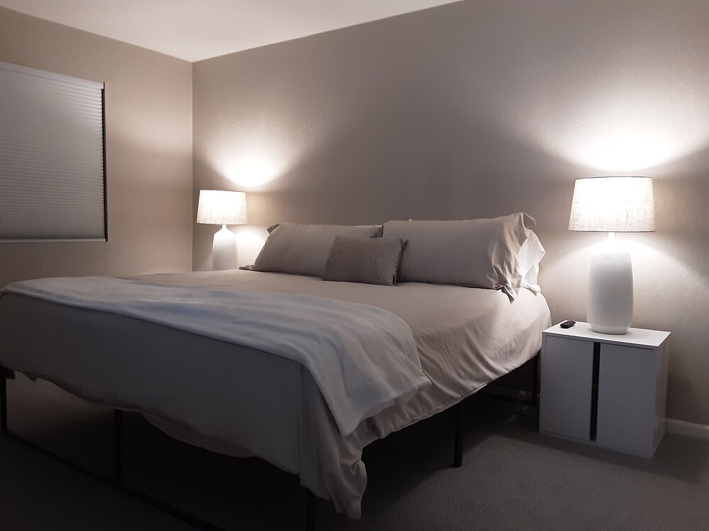 Beautifully Remodeled Condo In Old Town Scottsdale - Scottsdale, AZ
