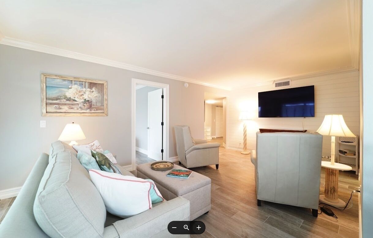 Steps From Beach, Fully Renovated, Pool & Tennis, Beautiful Sunset Views - Marco Island, FL